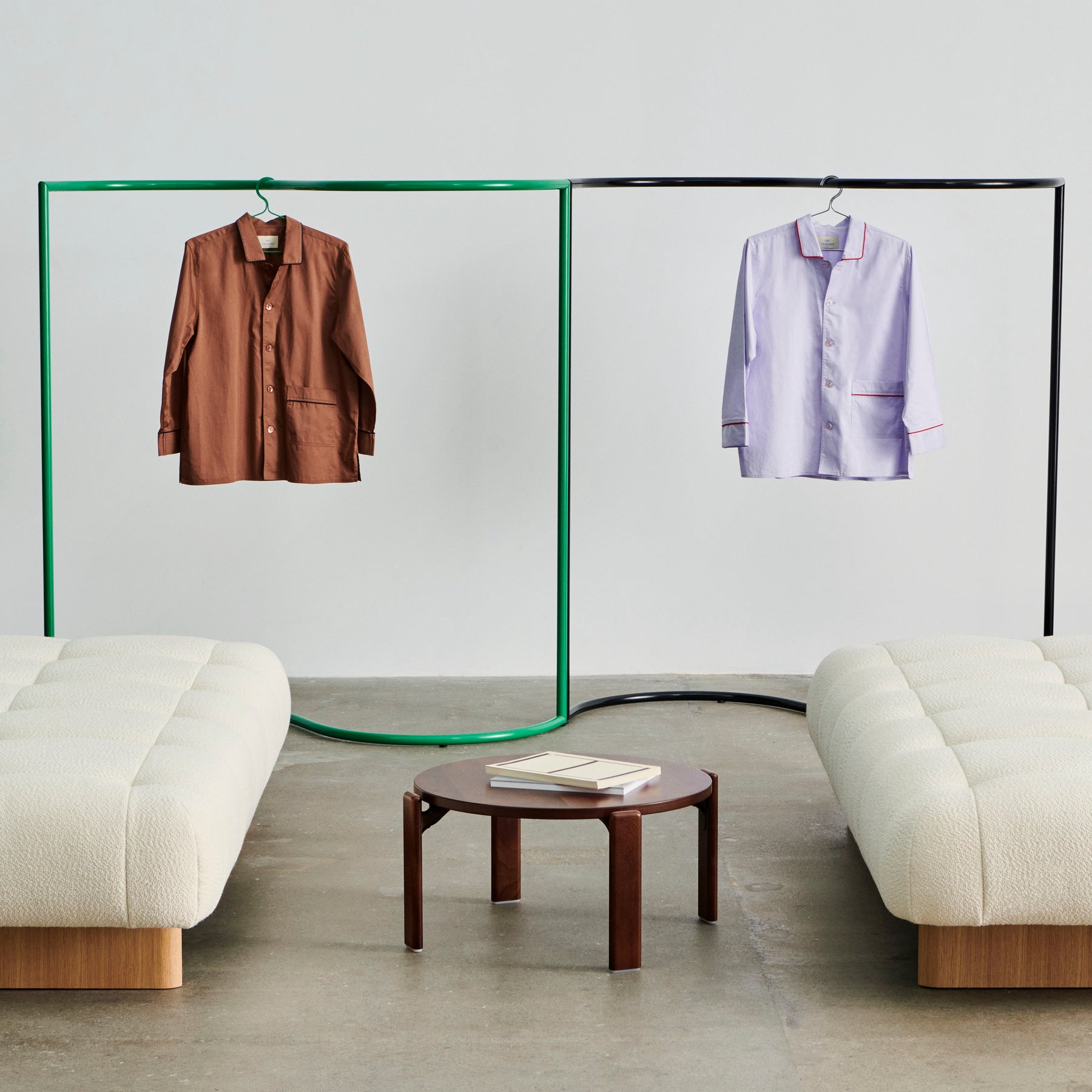 HAY Věšák Colour Rack C, Maroon Red | DESIGNSPOT