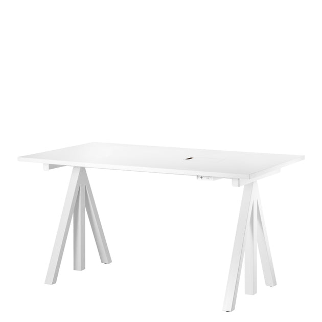 Polohovací pracovní stůl Works, White – String | DESIGNSPOT